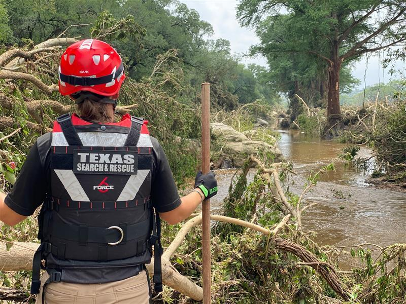 News: Texas search and rescue looks for flooding survivors – Newsworthy ...